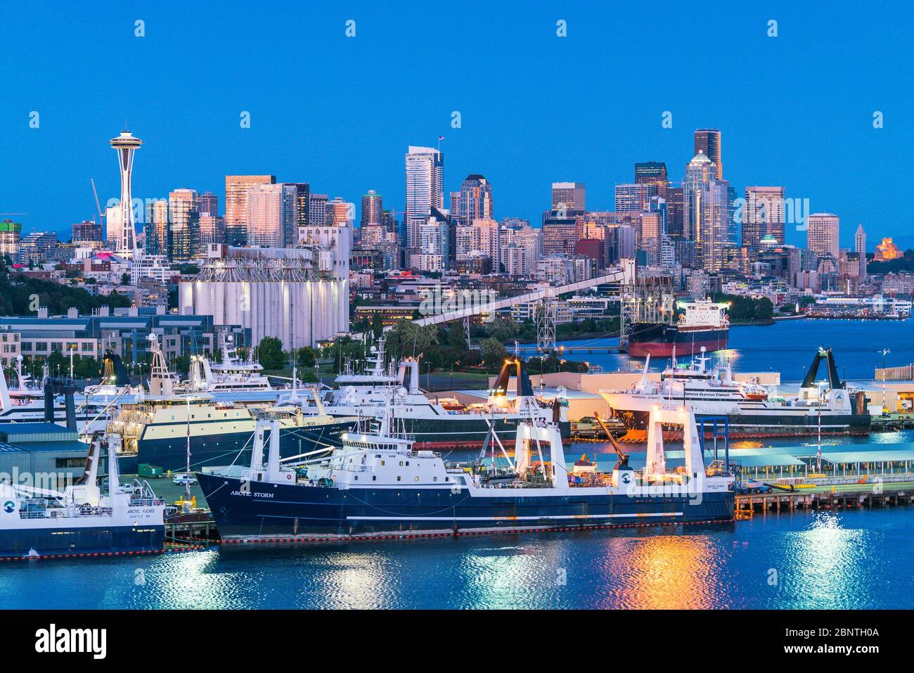 Seattle urban landscape hi-res stock photography and images - Alamy