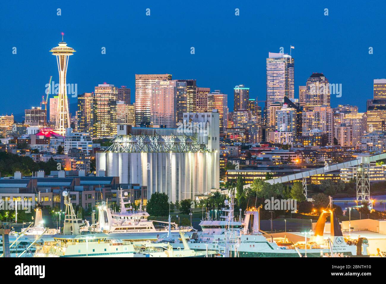 Seattle urban landscape hi-res stock photography and images - Alamy