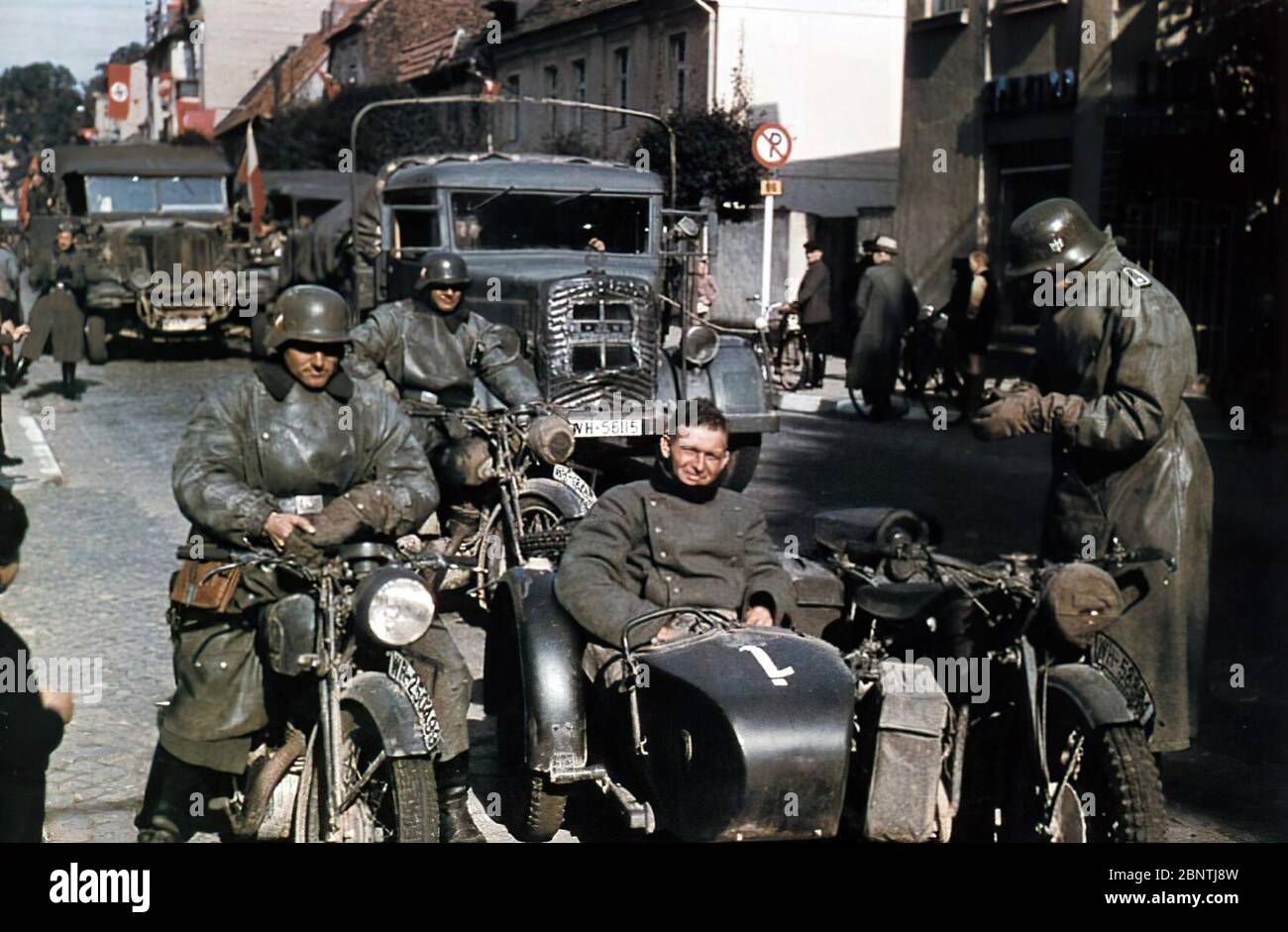 Nazi German soldiers in Second World War Stock Photo - Alamy