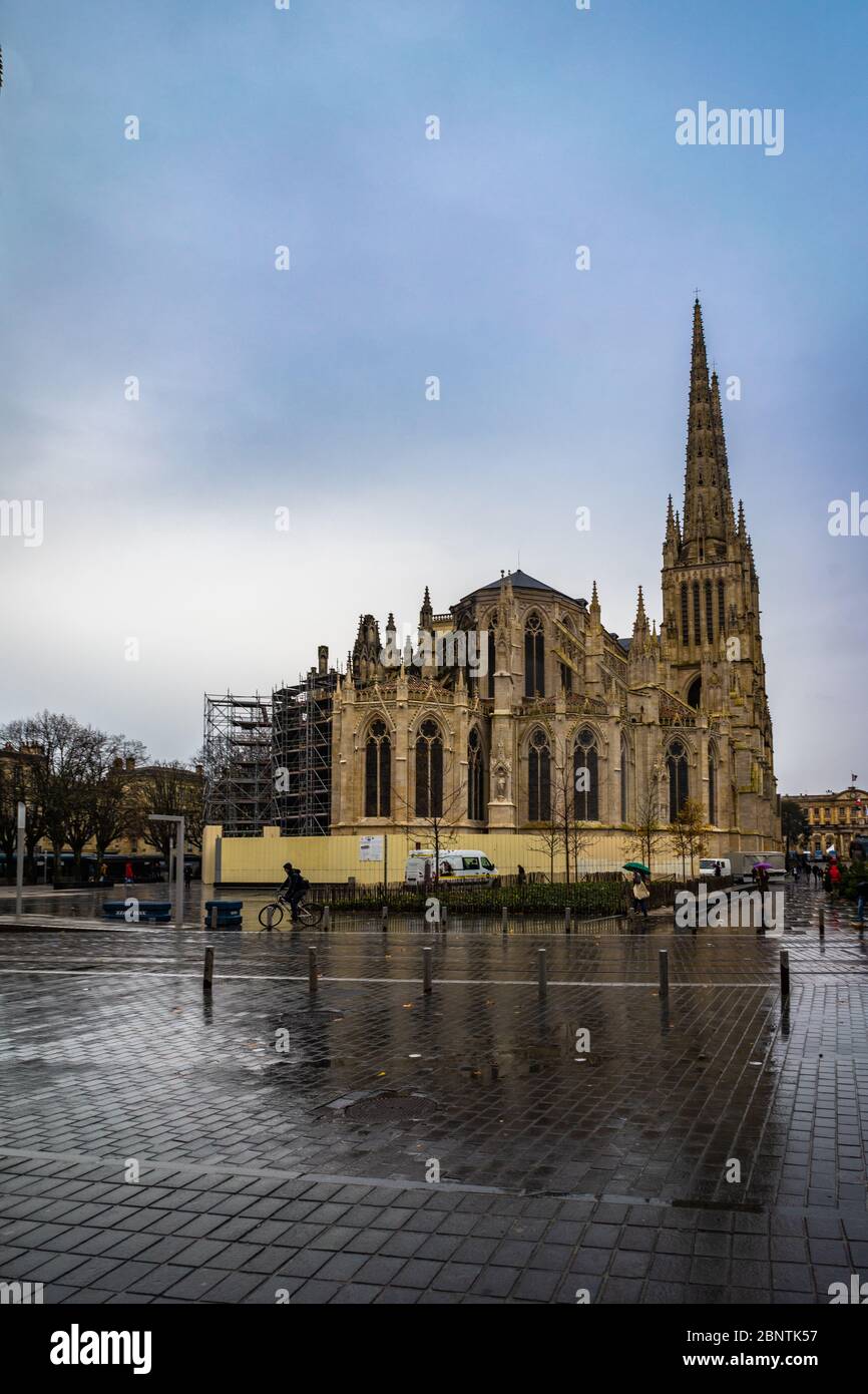 Cathedrale Saint Andre and Pey Berland Tower in Bordeaux, France Stock ...