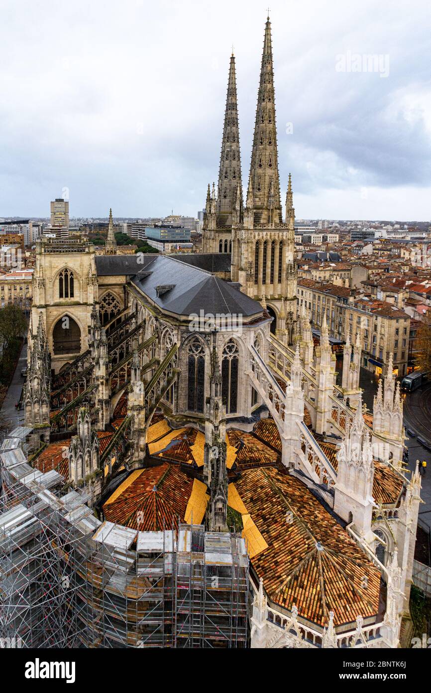 Cathedrale Saint Andre and Pey Berland Tower in Bordeaux, France Stock ...