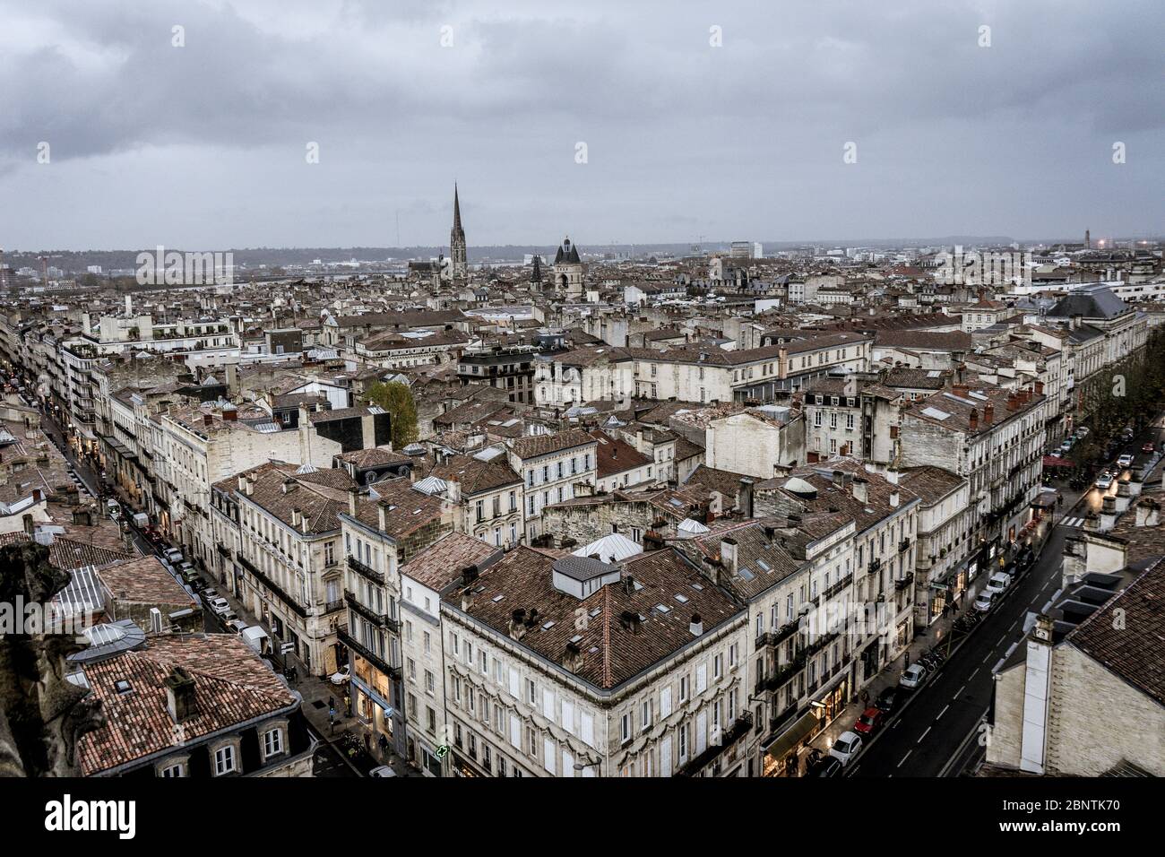Cathedrale Saint Andre and Pey Berland Tower in Bordeaux, France Stock ...