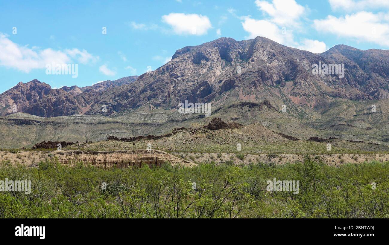 Dikes of igneous rock hi-res stock photography and images - Alamy