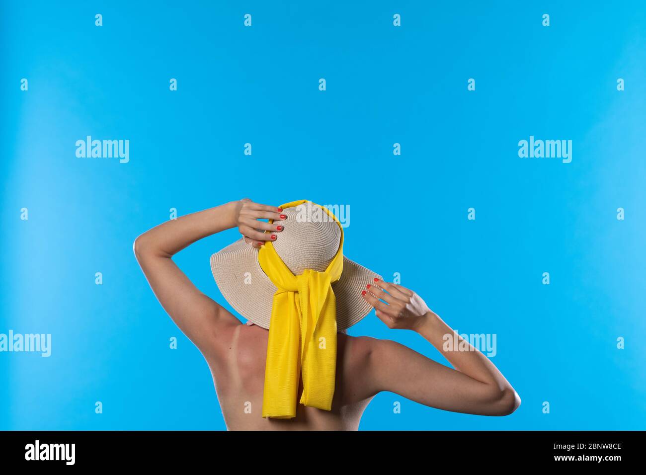 Big hands on shoulders hi-res stock photography and images - Alamy