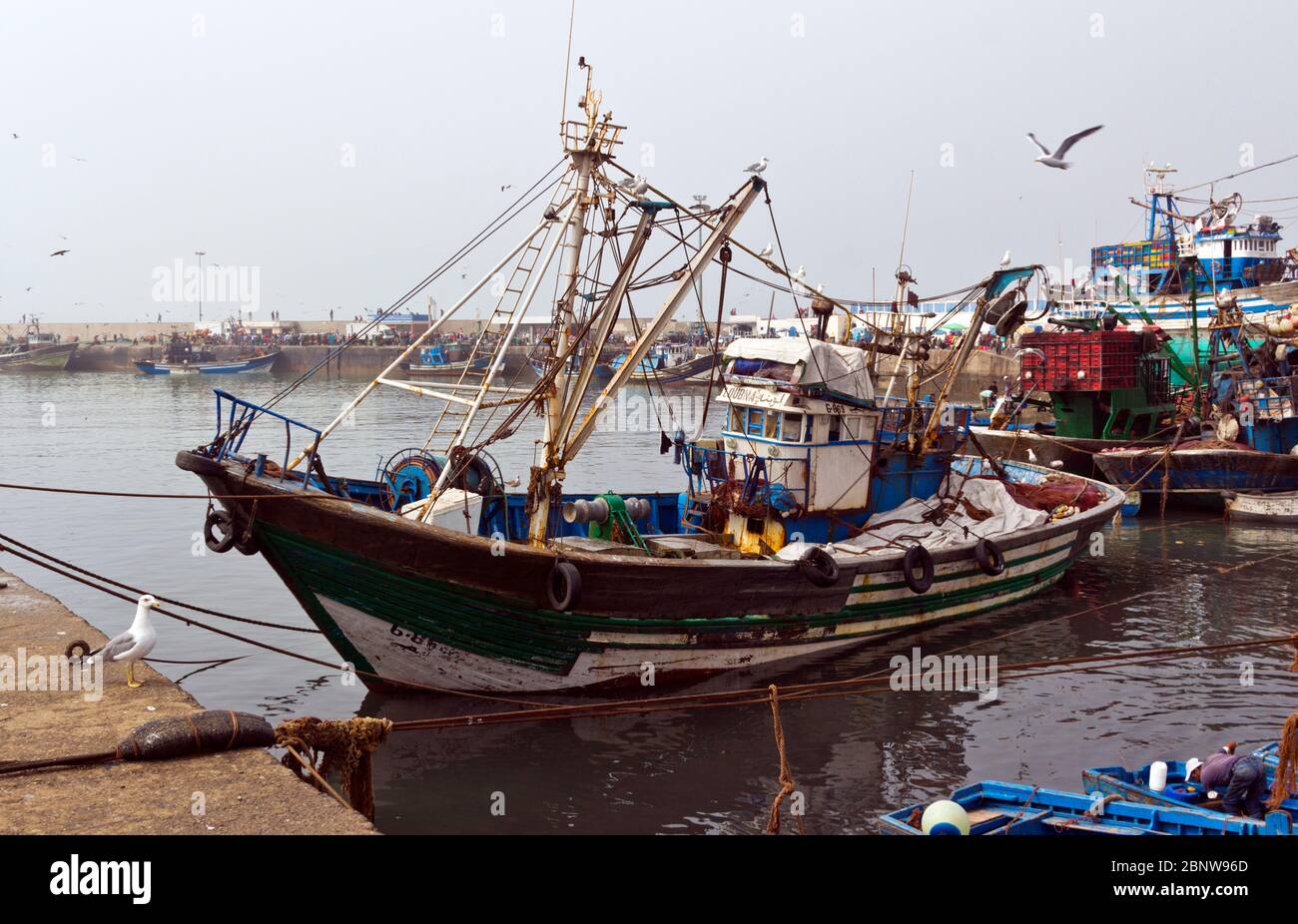Traditional moroccan boats hi-res stock photography and images - Alamy