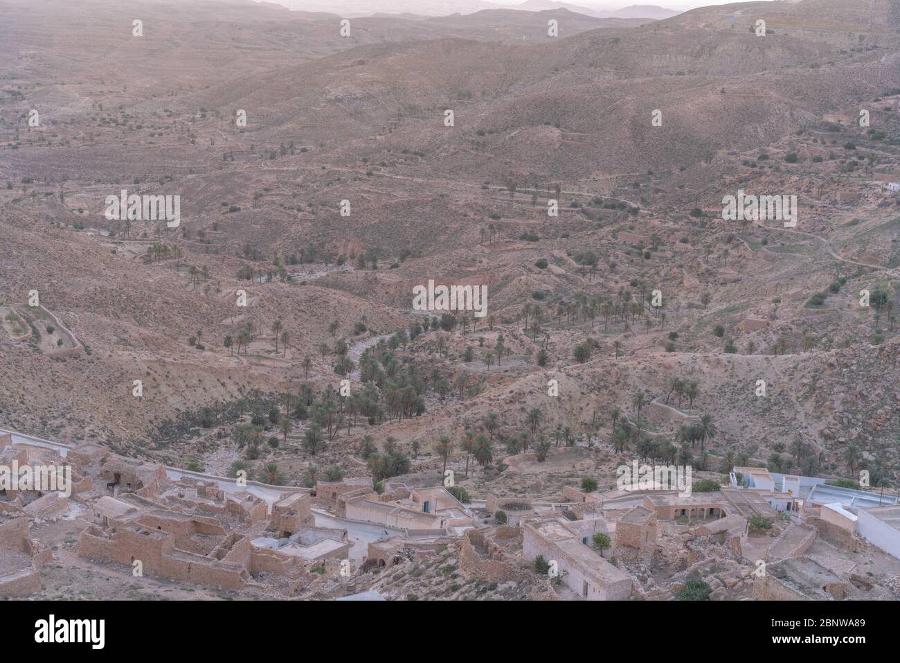 welcome in tunisia, welcome to the djebel dahar Stock Photo - Alamy