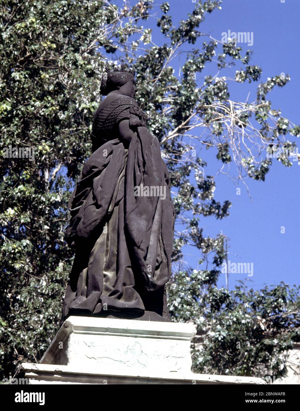 PLAZA DE ISABEL II-ESTATUA DE ISABEL II. Location: PLAZA DE OPERA ...