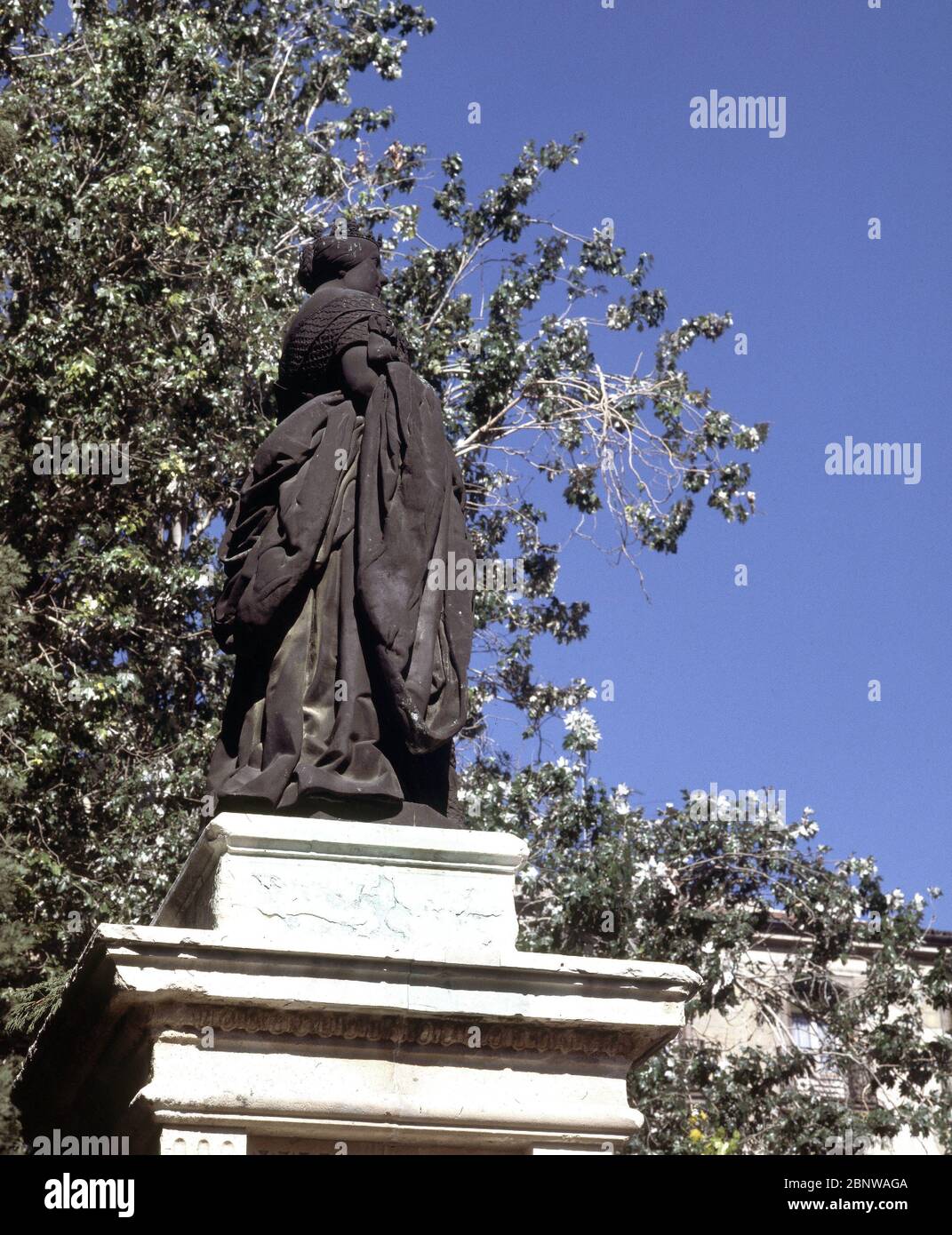 PLAZA DE ISABEL II-ESTATUA DE ISABEL II. Location: PLAZA DE OPERA ...