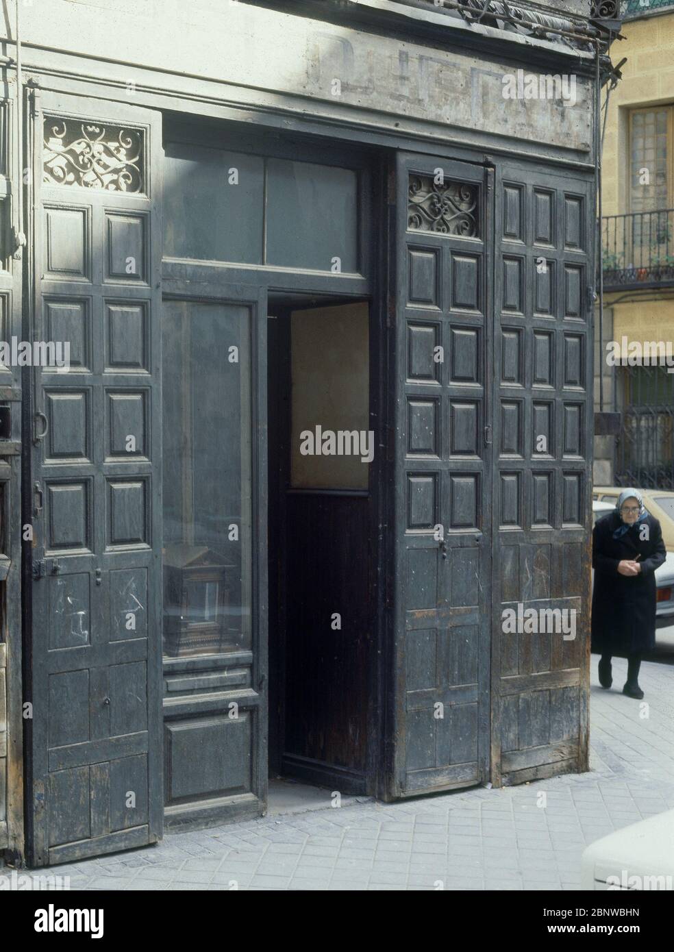 TABERNA ANTIGUA-PUERTA. Location: EXTERIOR. MADRID. SPAIN Stock Photo ...