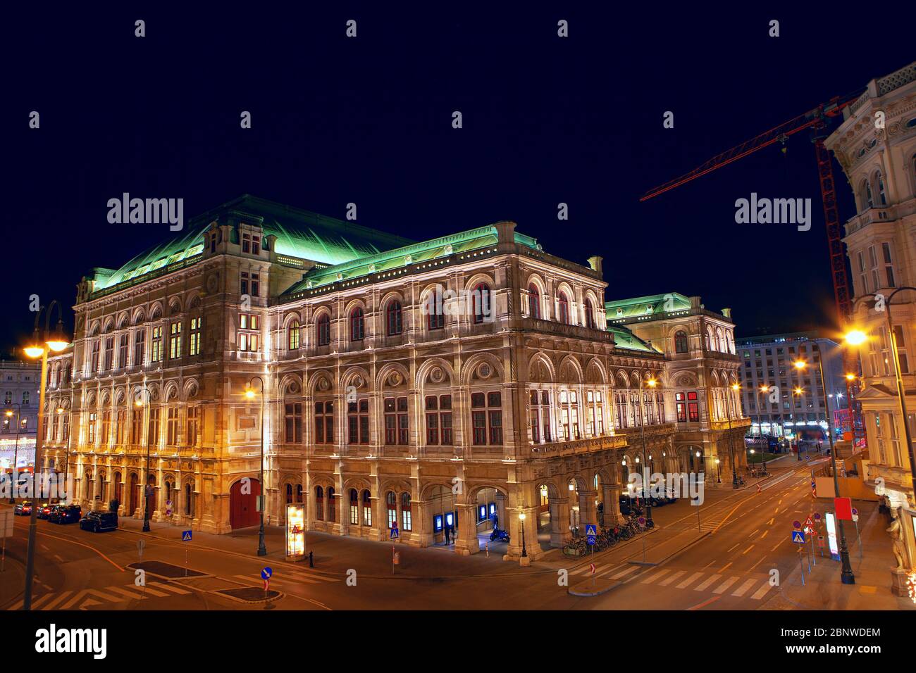 Viennese opera house panorama hi-res stock photography and images - Alamy
