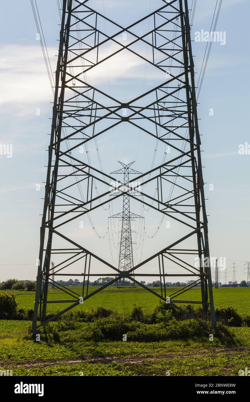 High voltage transmission line hi-res stock photography and images - Alamy
