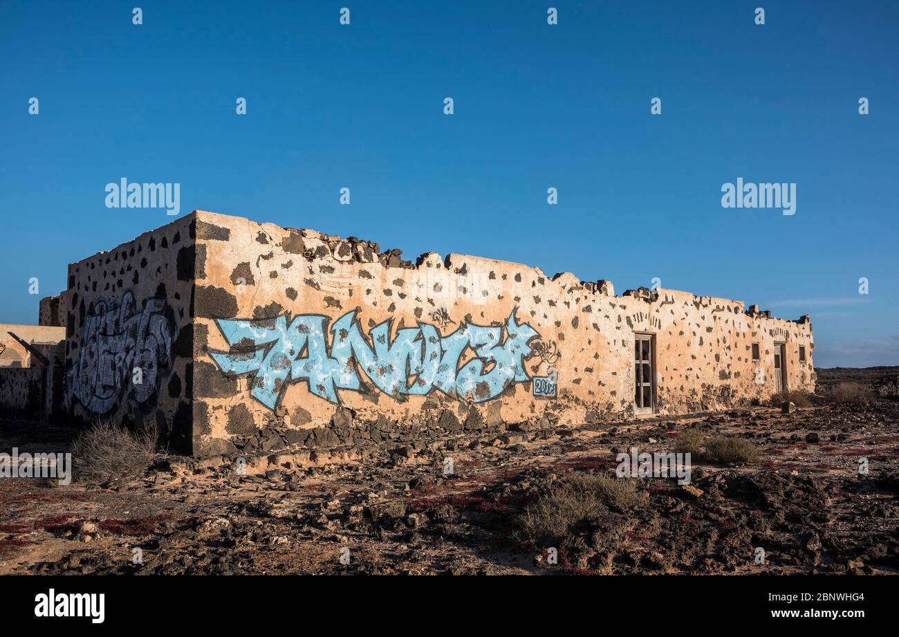 Derelict dereliction building hi-res stock photography and images - Alamy