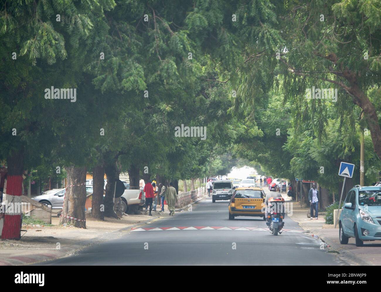 Daily life dakar hi-res stock photography and images - Alamy