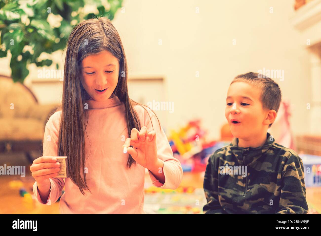 Children playing with fire hi-res stock photography and images - Alamy