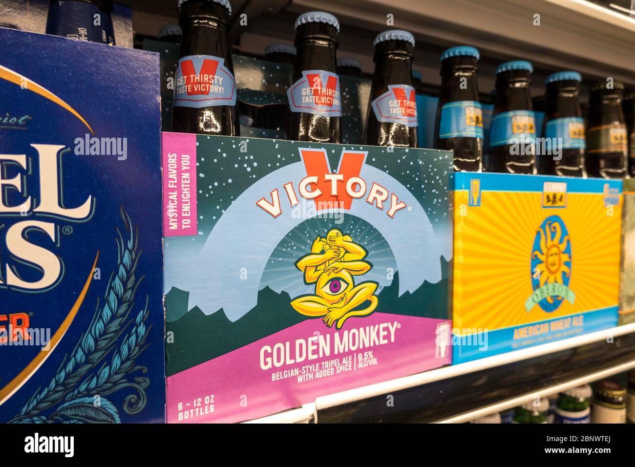 Beer Cooler , Grocery Store, NYC, USA Stock Photo - Alamy