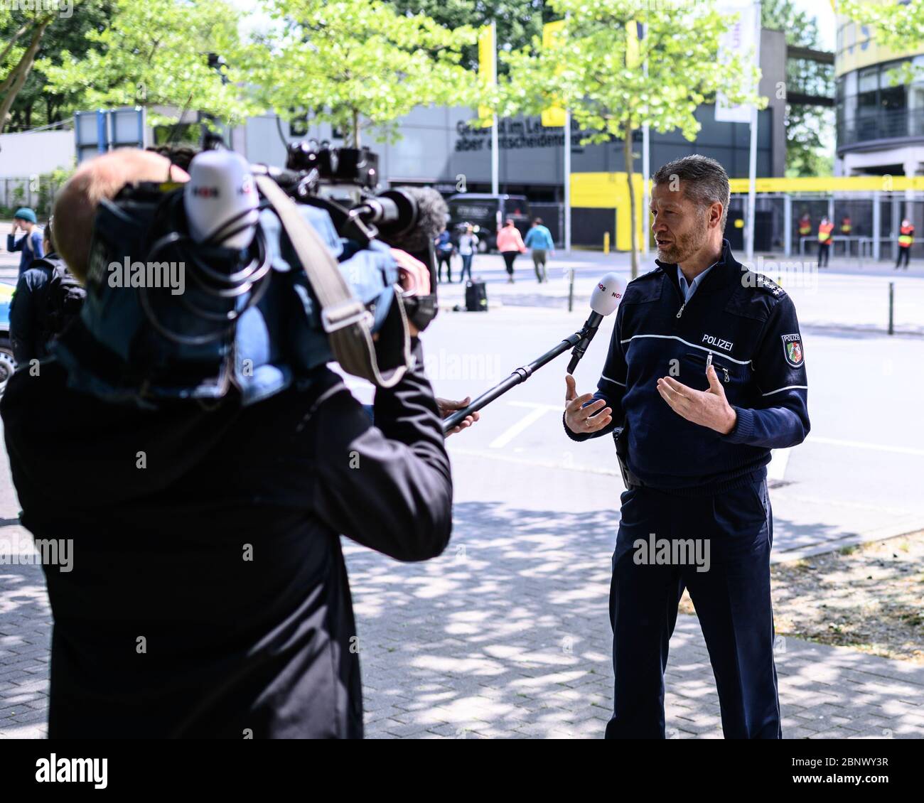 Sport football police officer hi-res stock photography and images - Alamy