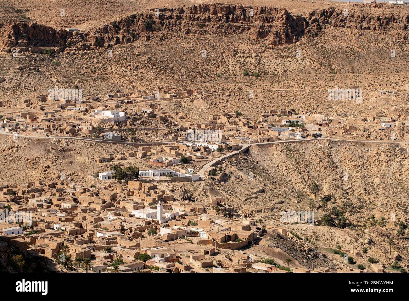 welcome in tunisia, welcome to the djebel dahar Stock Photo - Alamy