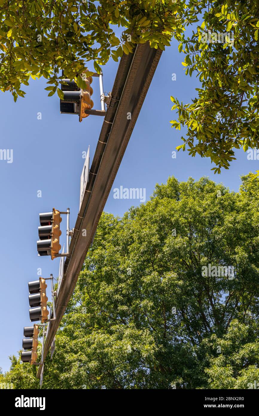 Stop light overhead signal hi-res stock photography and images - Alamy