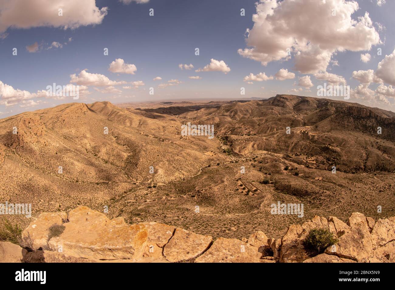 welcome in tunisia, welcome to the djebel dahar Stock Photo - Alamy