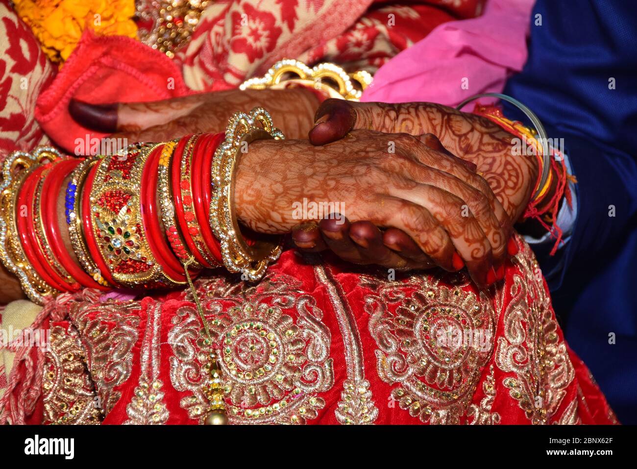 Indian marriage couple hands hi-res stock photography and images - Alamy