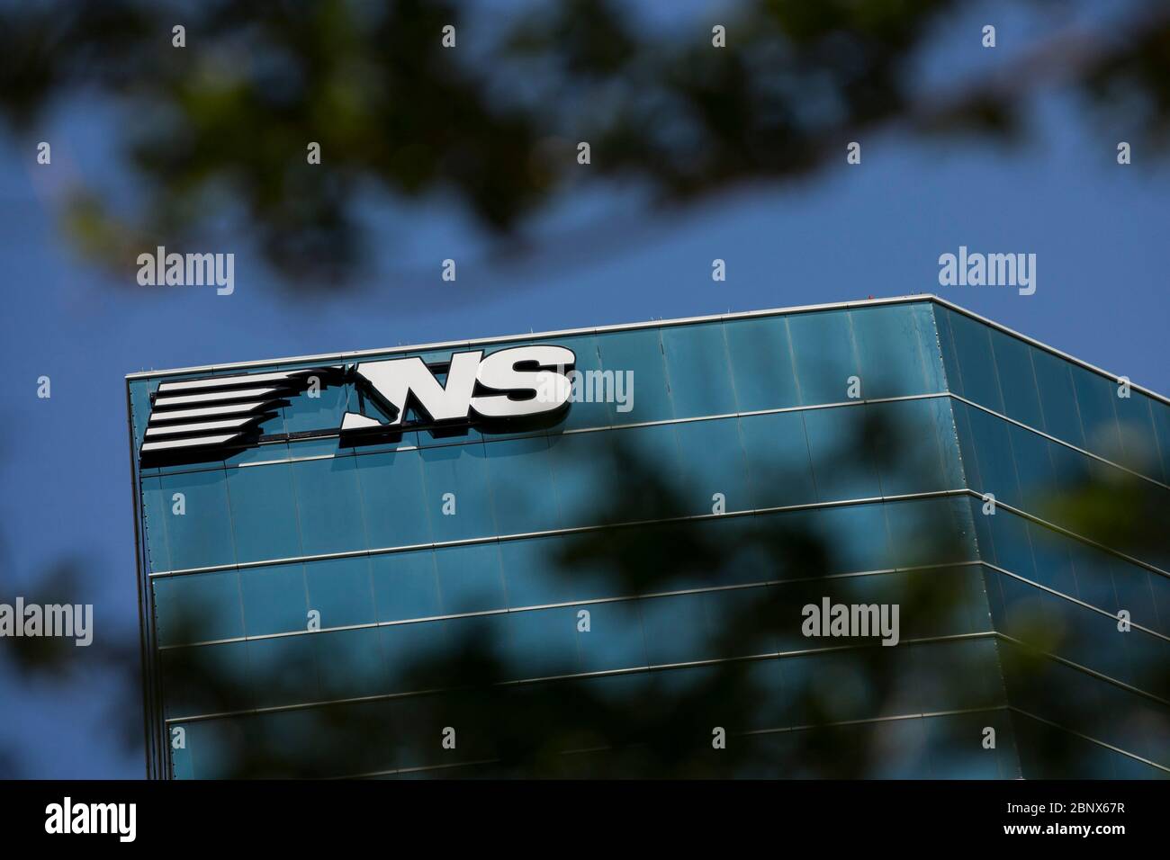 Norfolk southern railway logo hi-res stock photography and images - Alamy