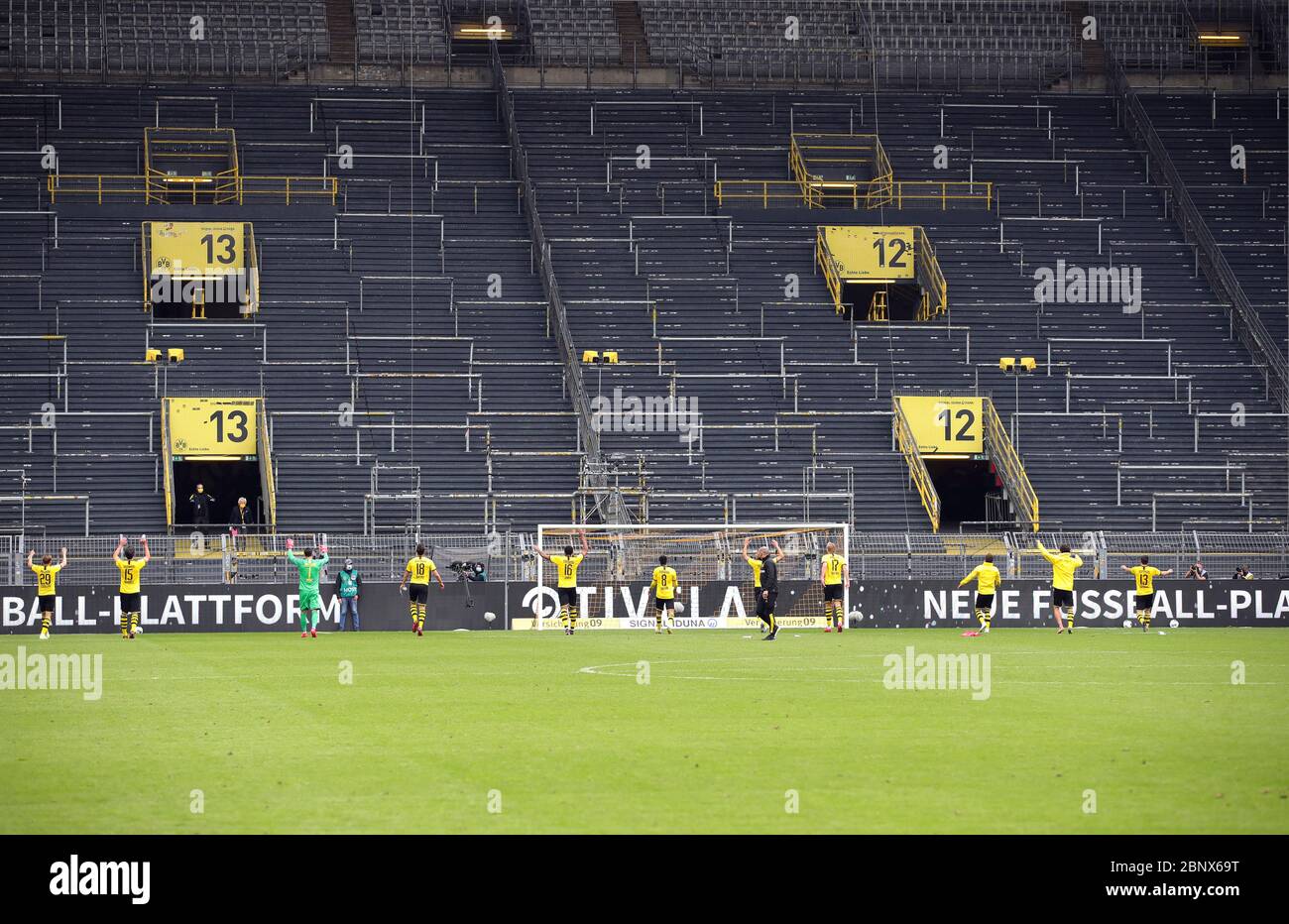 Strange sports team photos hi-res stock photography and images - Alamy