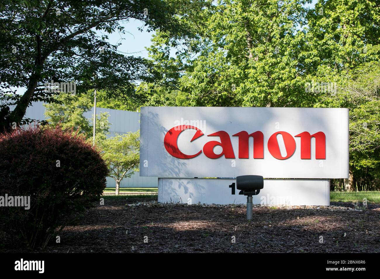 Canon logo hi-res stock photography and images - Alamy