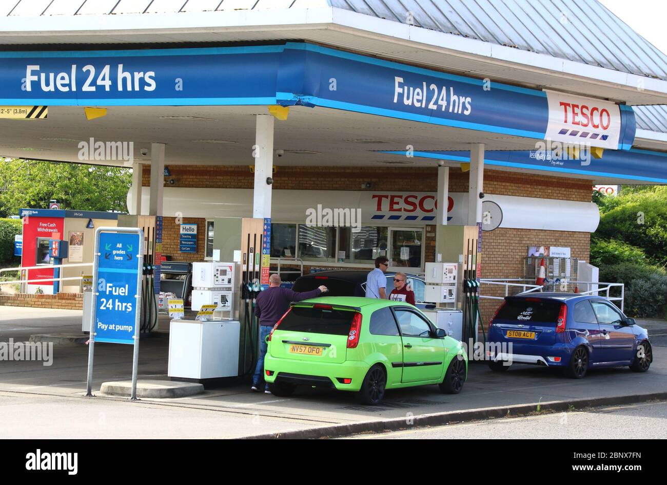 Tesco price drop hi-res stock photography and images - Alamy