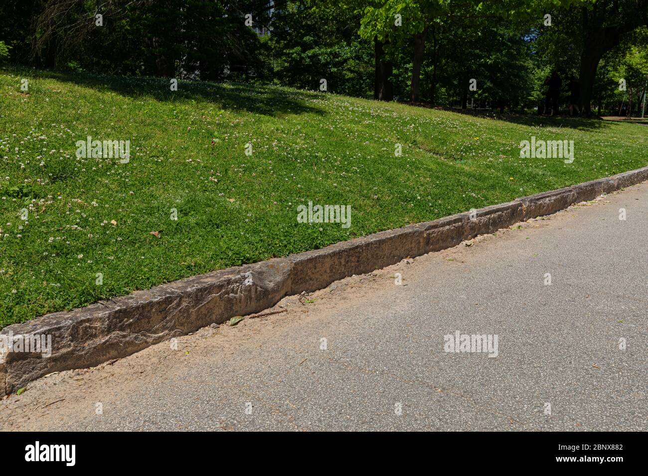 Curb Stone High Resolution Stock Photography and Images - Alamy