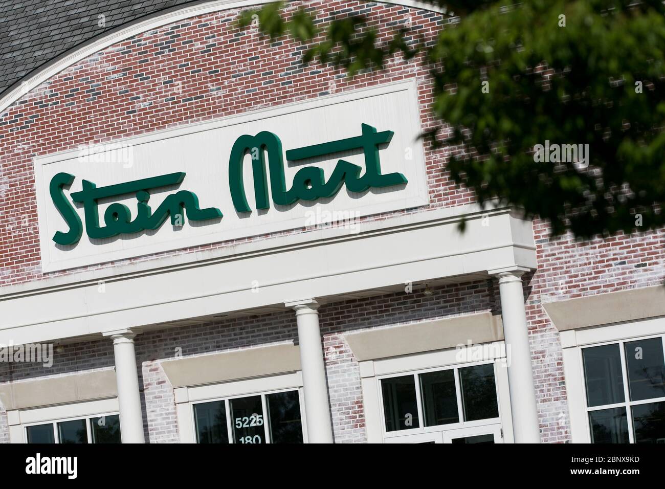 Mart sign hi-res stock photography and images - Alamy