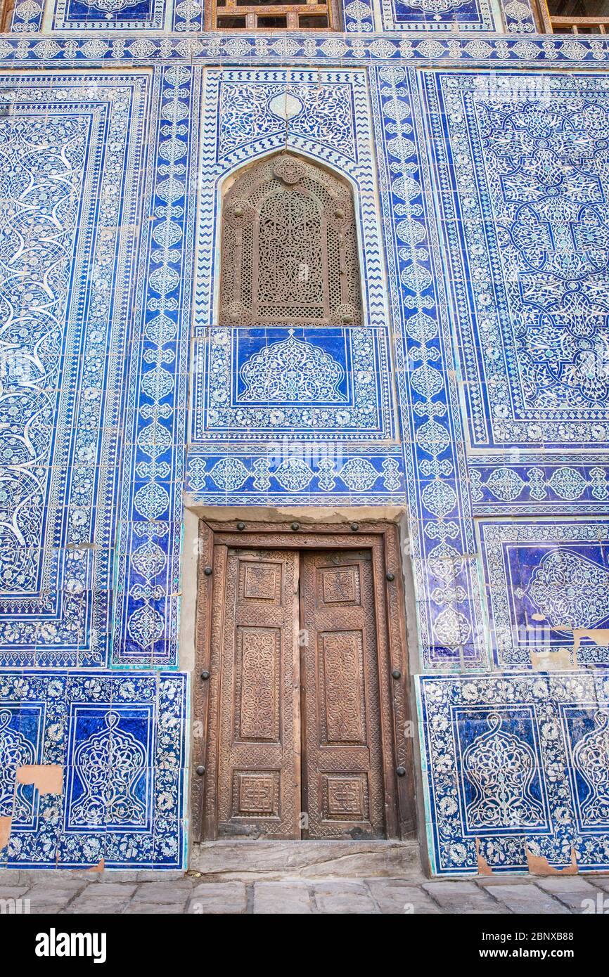 Door of the Tosh Hovli Palace, in the fortress Ichon-Qala, the old town ...