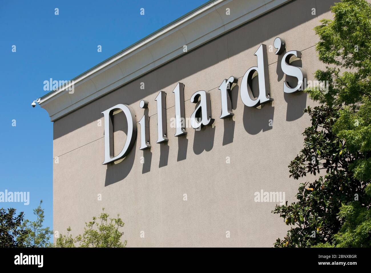 Dillard's dillards store logo hi-res stock photography and images - Alamy