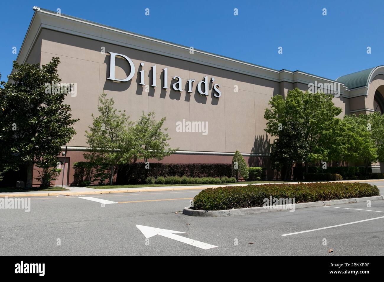 Dillard's dillards store logo hi-res stock photography and images - Alamy