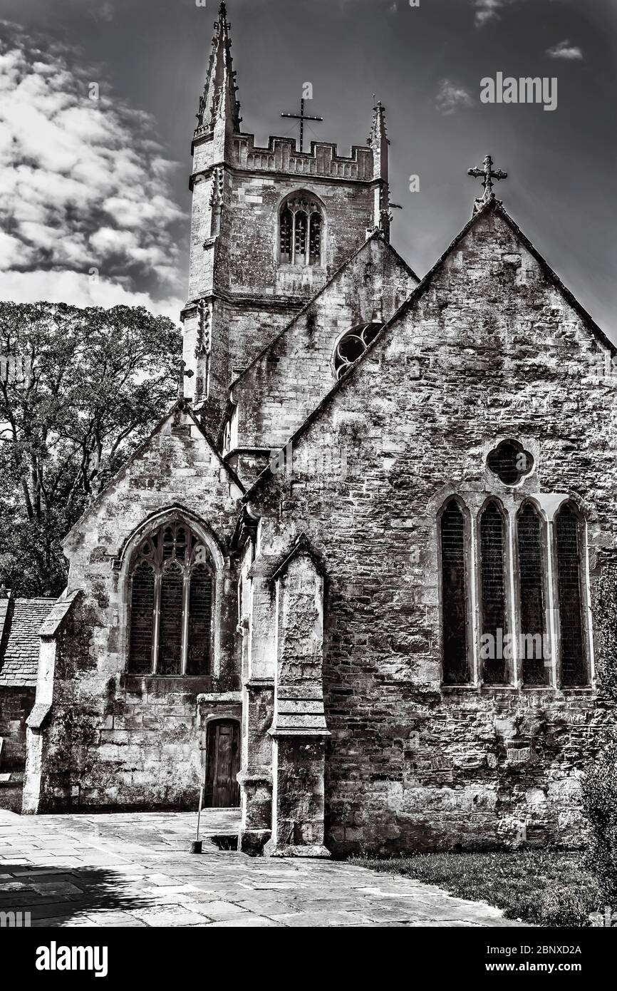 Dramatic style hi-res stock photography and images - Alamy