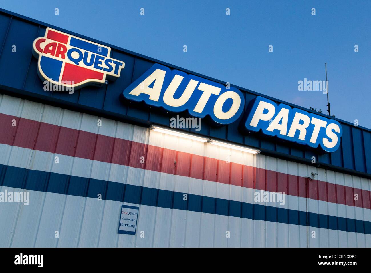 Carquest auto parts hi-res stock photography and images - Alamy