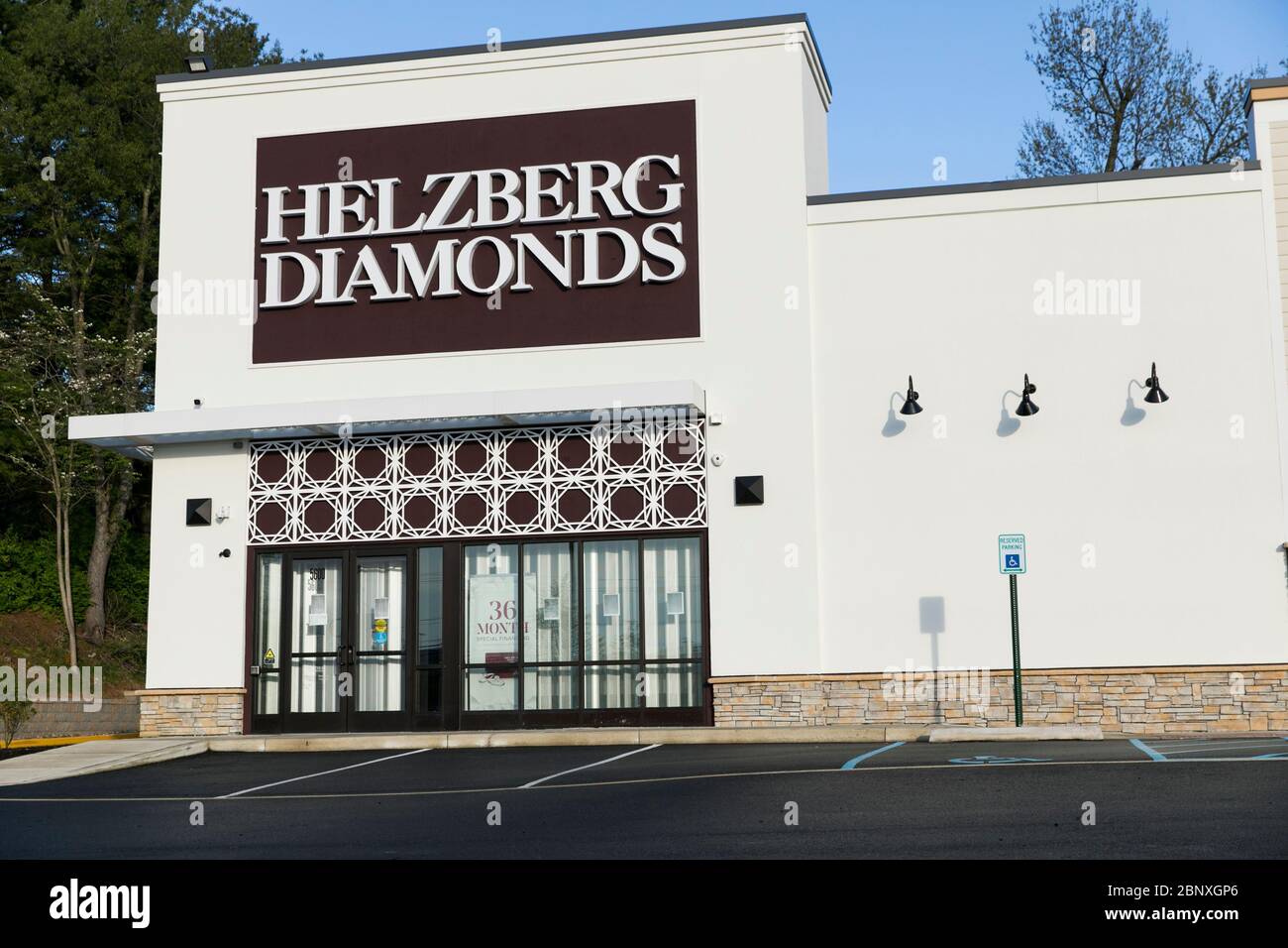 Diamonds logo hi-res stock photography and images - Alamy