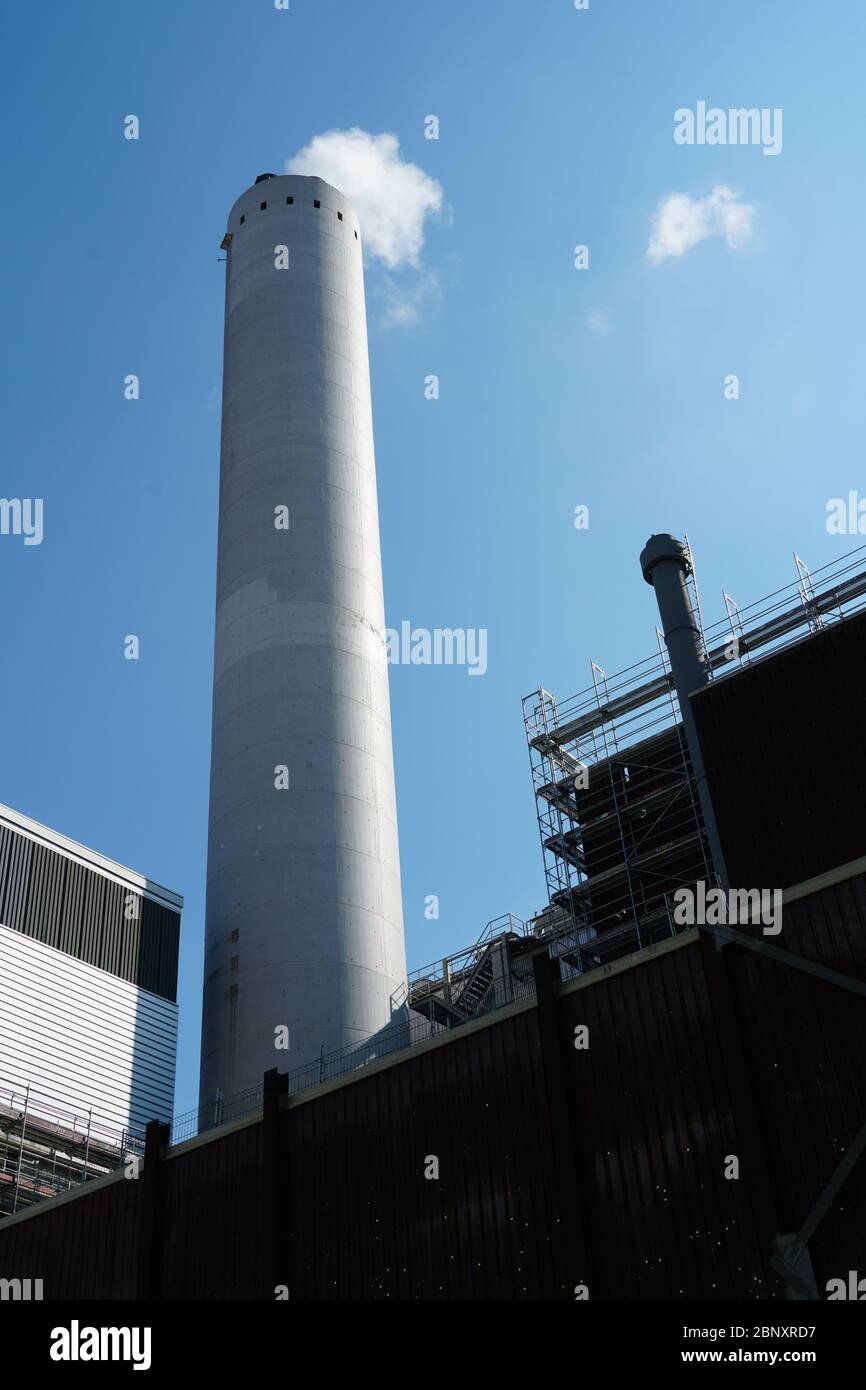 Building with tall chimney hi-res stock photography and images - Alamy