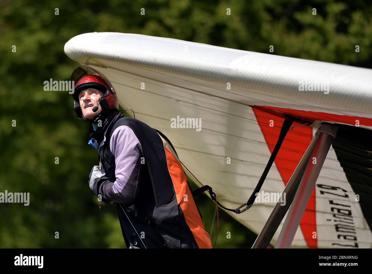 Hang gliding craft hi-res stock photography and images - Alamy
