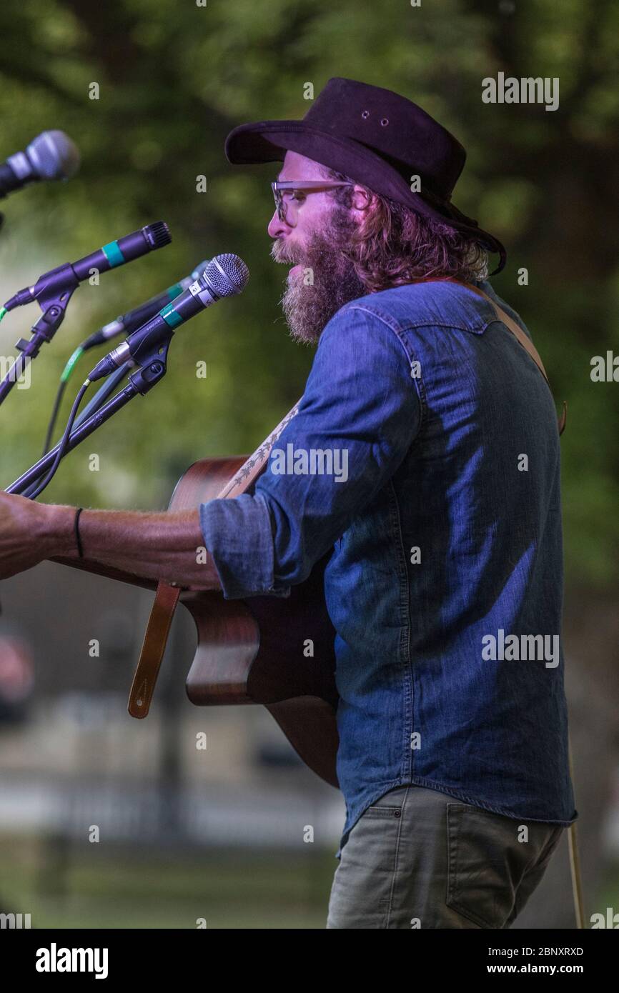 Acoustic guitar at festival hi-res stock photography and images - Alamy