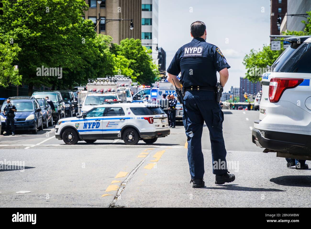 NYC Police Department Bomb Squad investigate a suspicious package that ...