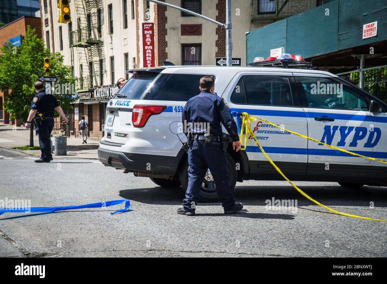 NYC Police Department Bomb Squad investigate a suspicious package that ...