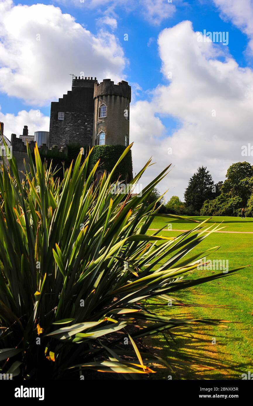 Fairy tale castle ireland hi-res stock photography and images - Alamy