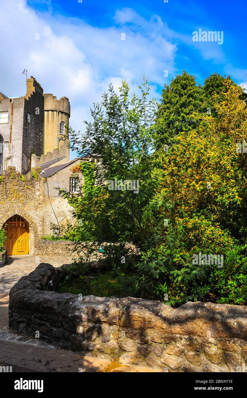 Fairy fort ireland hi-res stock photography and images - Alamy