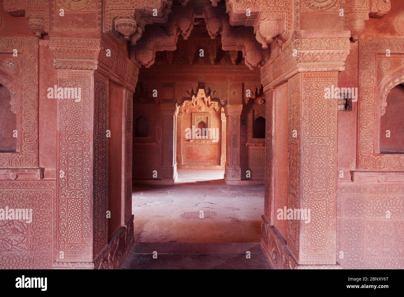 Impressive 16th century red stone palace in India (Fatehpur Sikri Stock ...