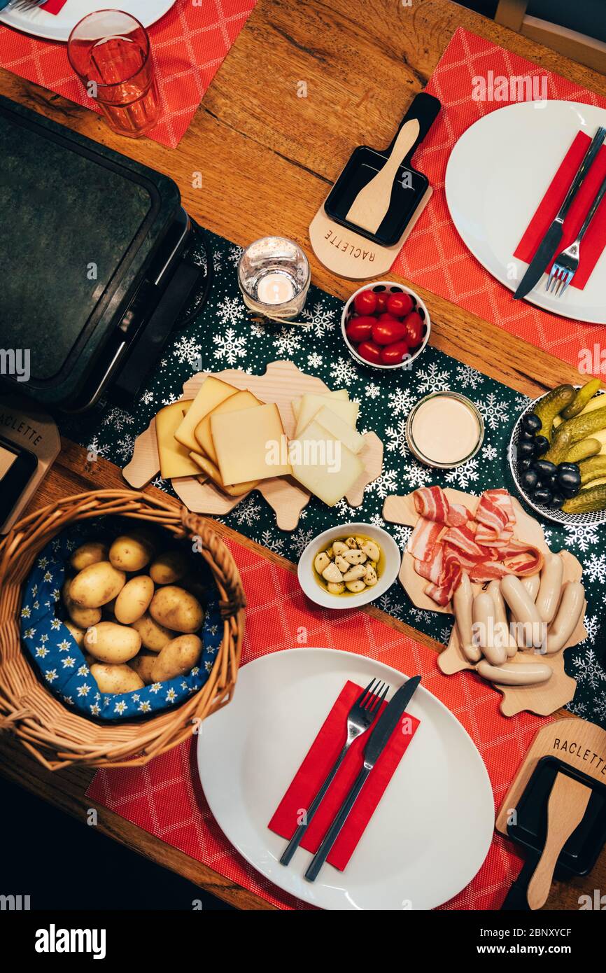 Raclette cheese melting hi-res stock photography and images - Alamy