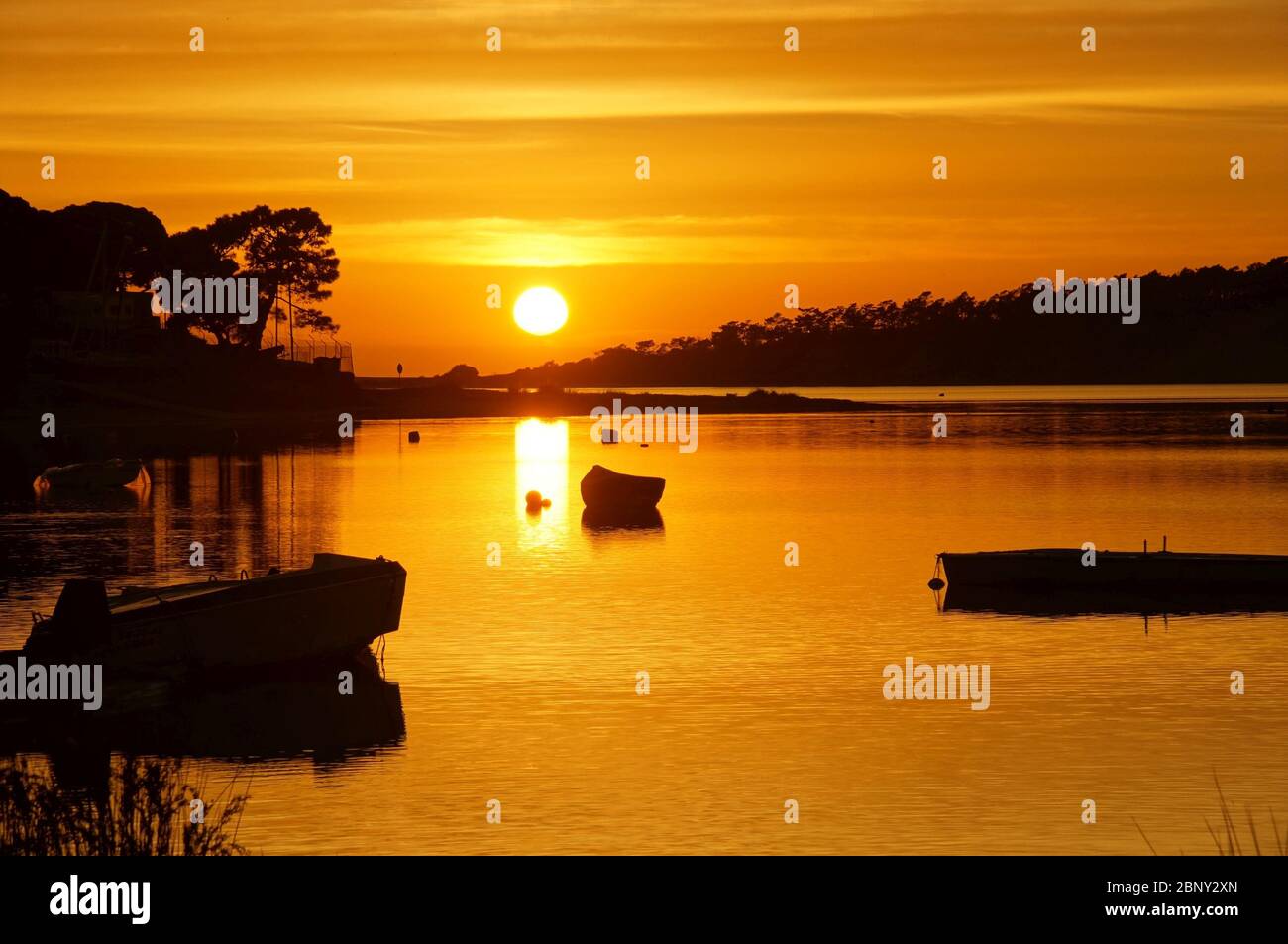 Lagoa albufeira portugal hi-res stock photography and images - Alamy