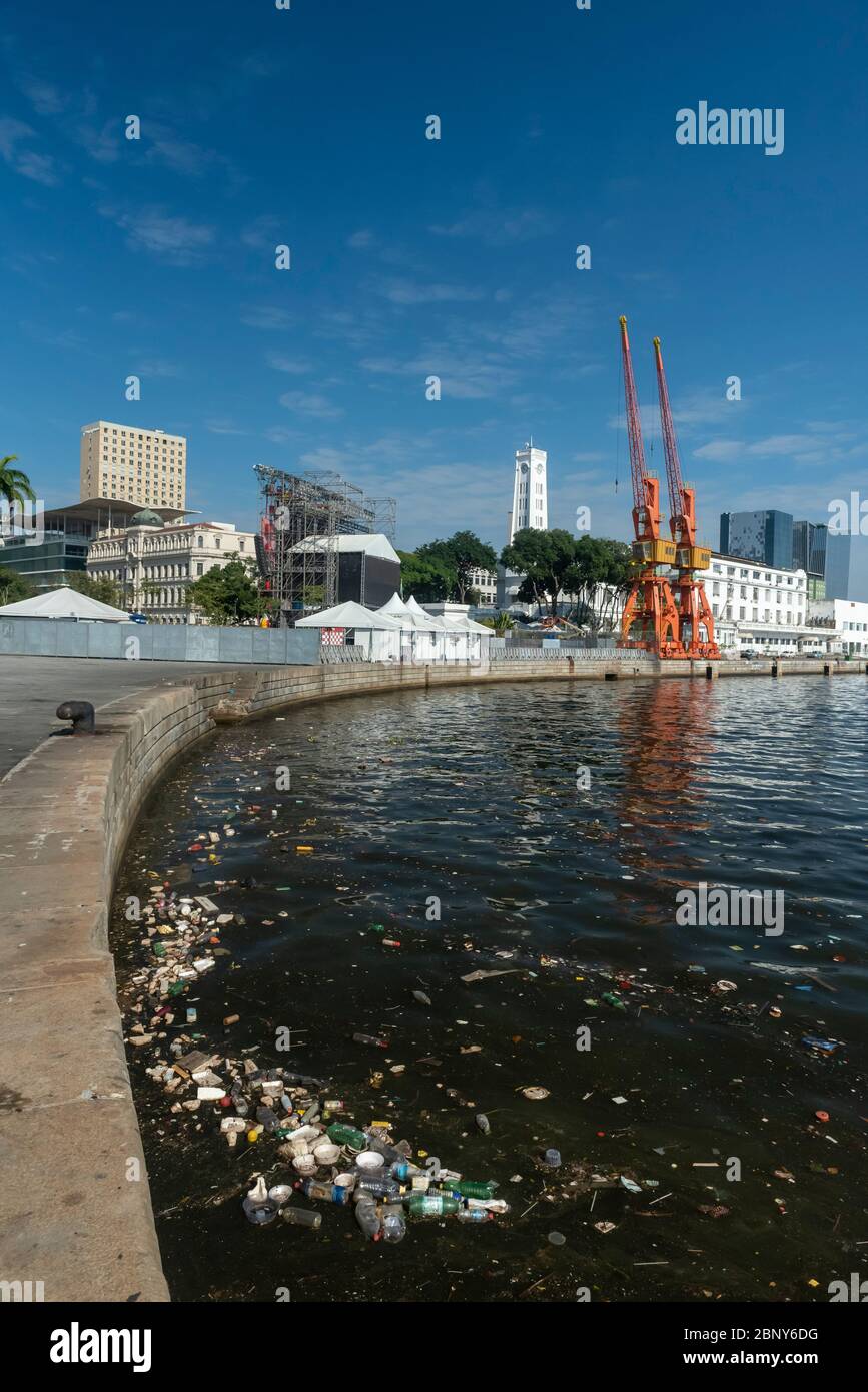 Guanabara bay pollution hi-res stock photography and images - Alamy