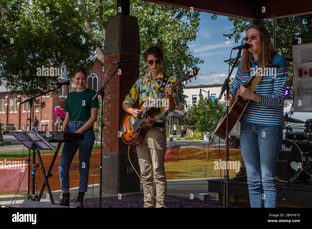 String family hi-res stock photography and images - Alamy