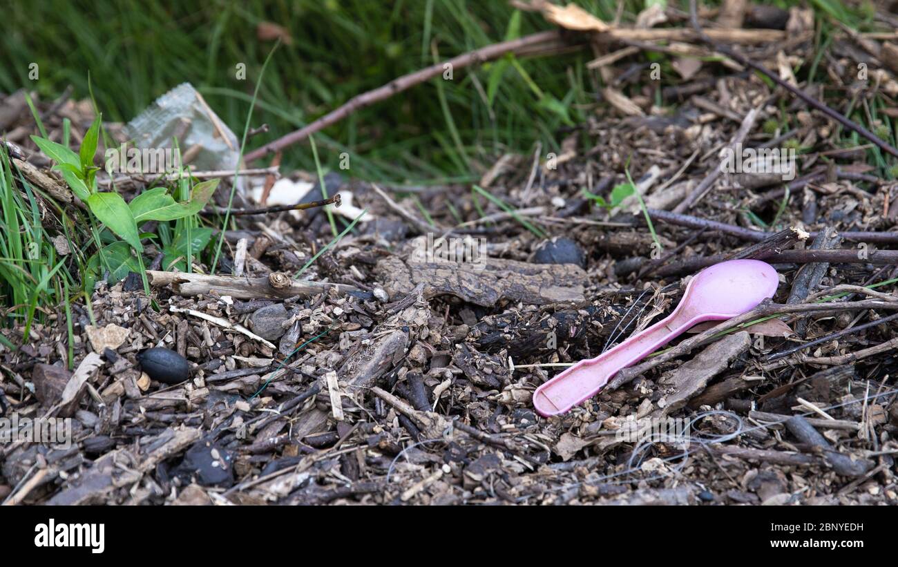 Plastic spoon hi-res stock photography and images - Alamy