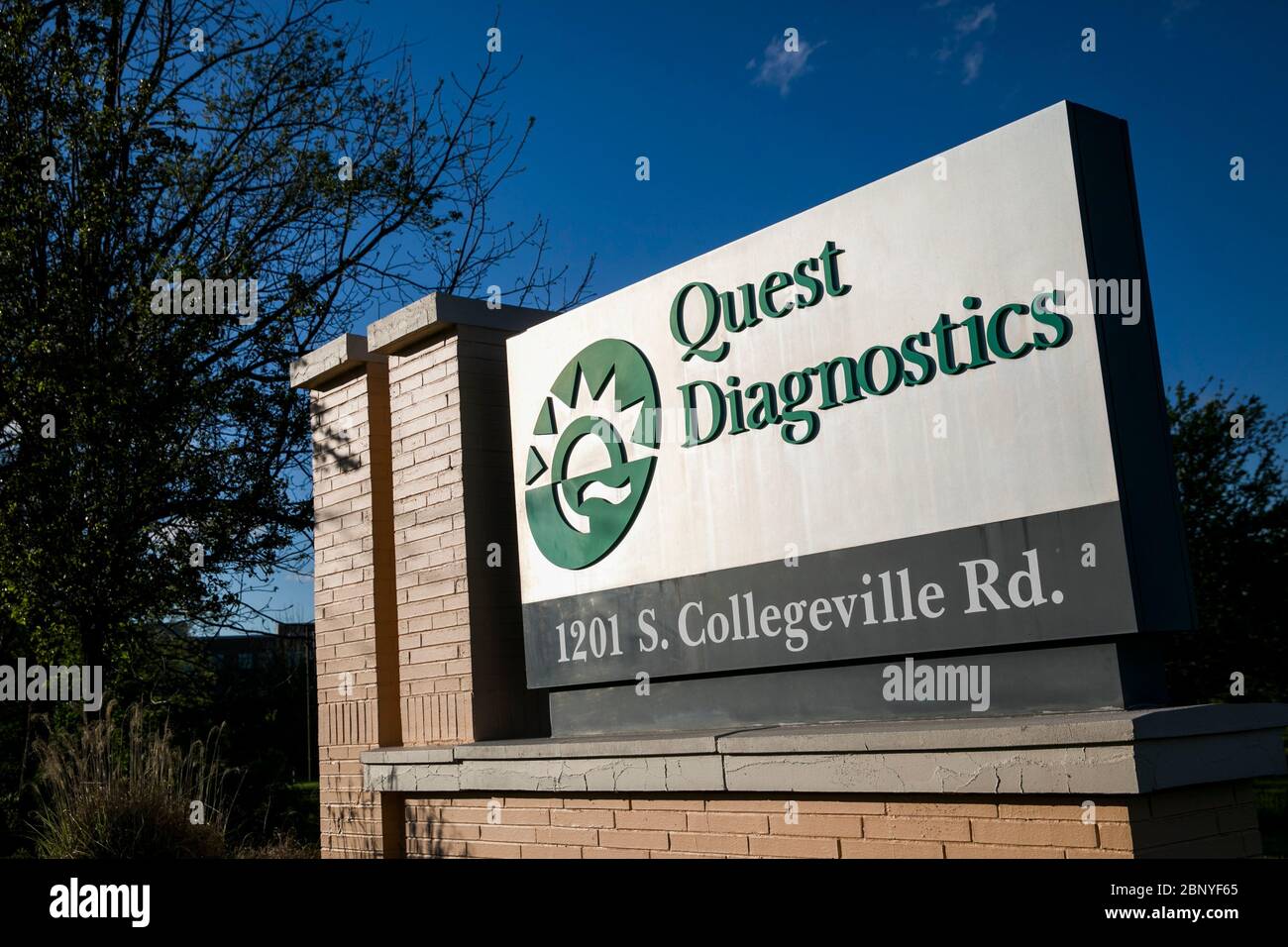 Quest hi-res stock photography and images - Alamy